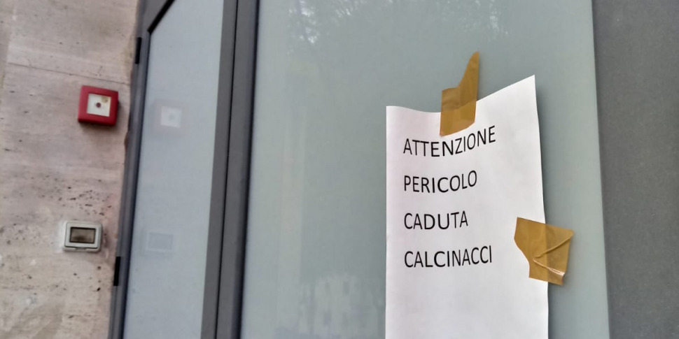 Alla protezione civile di Messina pericolo caduta calcinacci - Foto ...