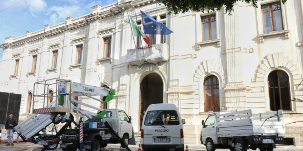 Reggio, Brunetti incontra lavoratori Castore: "Spettanze pagate ...