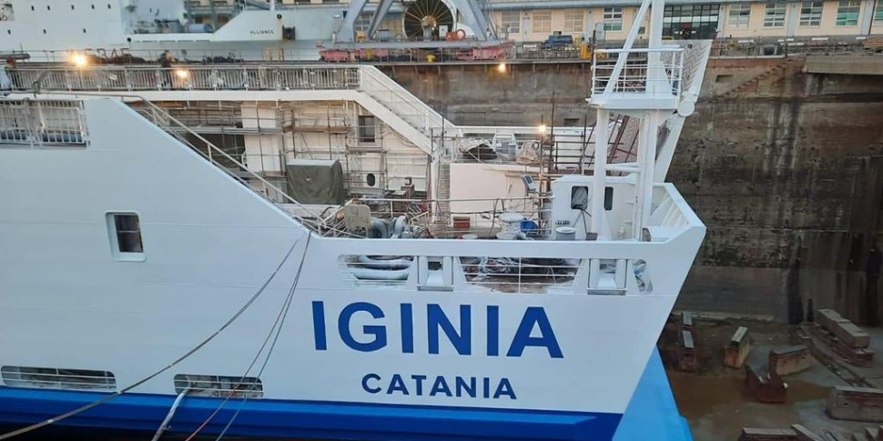 Sullo Stretto solo due navi di Rfi: ferme la Iginia e la Messina ...