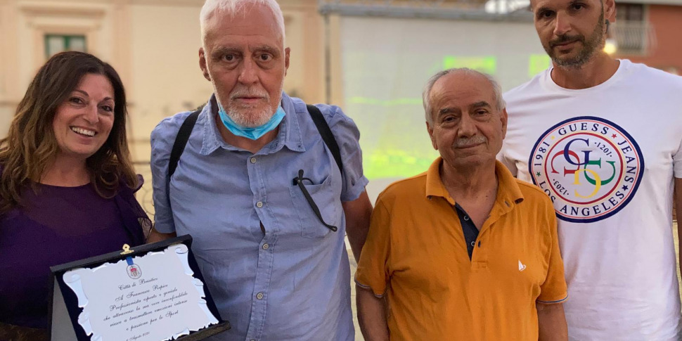 Briatico omaggia Francesco Repice, è sua la voce della vittoria nella ...