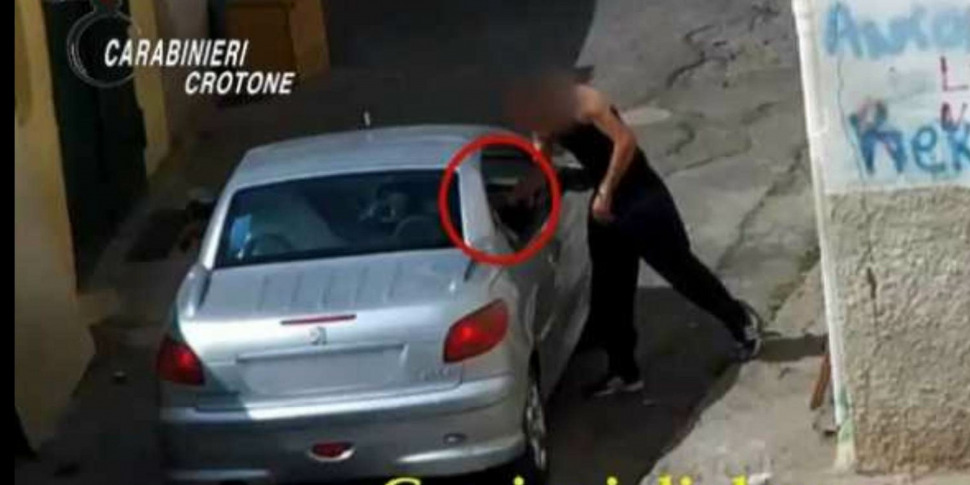 Crotone, il “market” della droga nel rione Fondo Gesù: chieste 11 ...