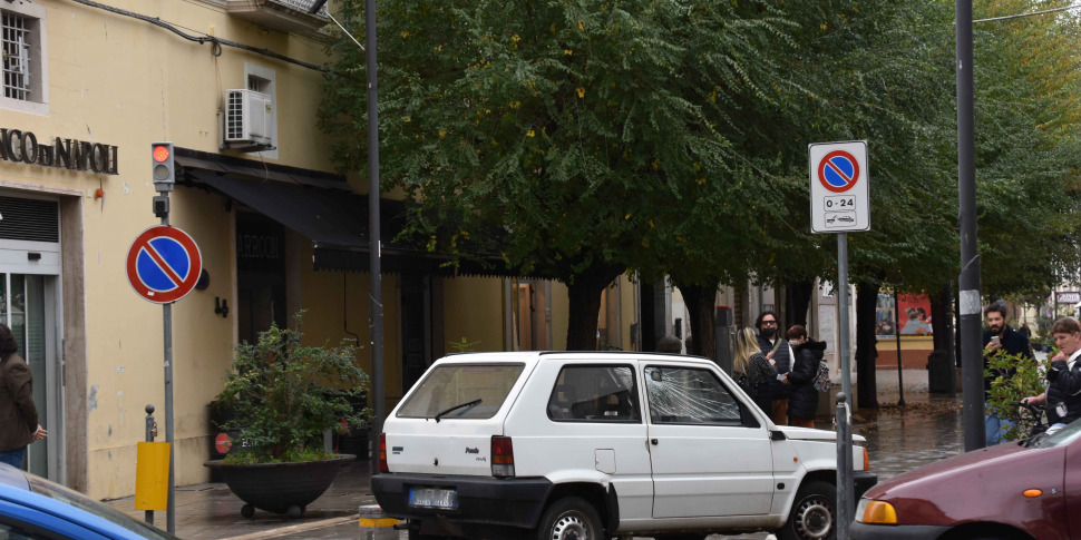 Castrovillari, auto contro “u pisulu”. Quella barriera cilindrica è un ...