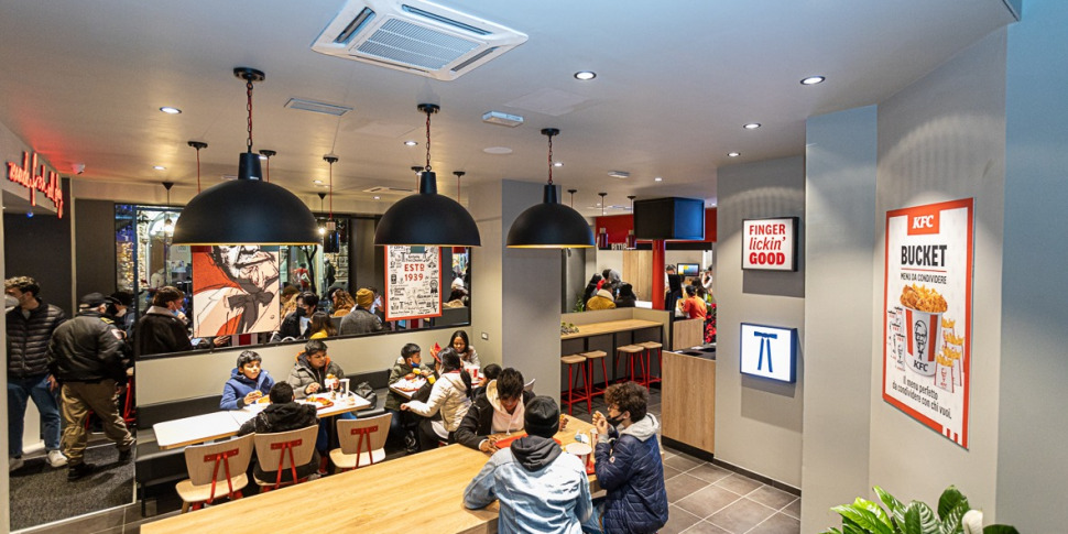 Il Kentucky Fried Chicken sbarca a Messina, ed è subito boom di ragazzi ...