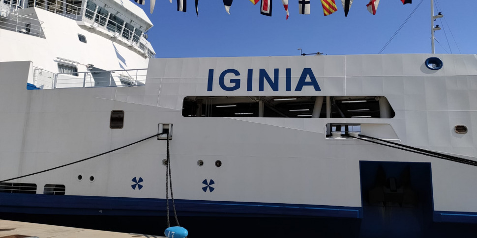 Stretto di Messina, la "nuova" Iginia prende servizio. Il ministro ...