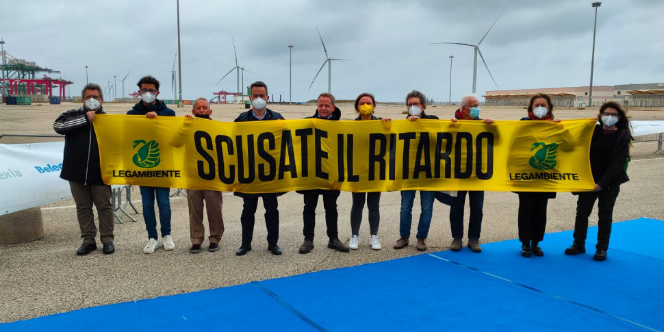 Inaugurato a Taranto il primo parco eolico offshore d'Italia - Gazzetta del Sud