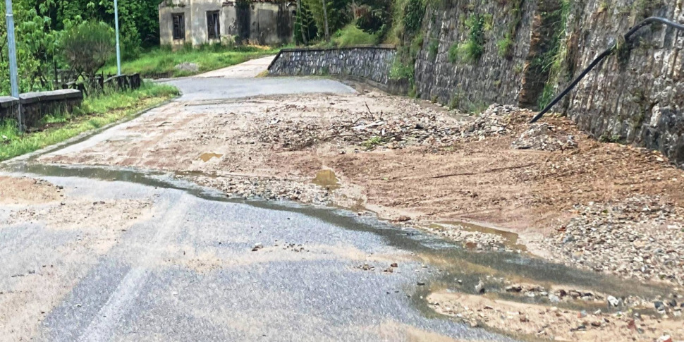 Bomba d'acqua colpisce il Cosentino. Strade impercorribili a Sant'Agata ...