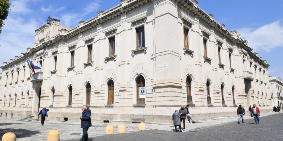 Il Comune di Reggio dice no allo stralcio delle cartelle. "Ipotesi ...