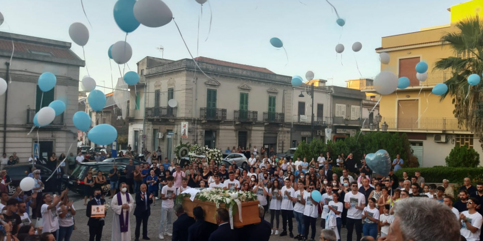 Spadafora, l'ultimo saluto ad Angelo: "La sua amicizia sia un ...