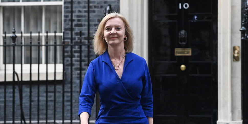 La premier Lizz Truss lascia Downing Street dopo 45 giorni. Il più ...