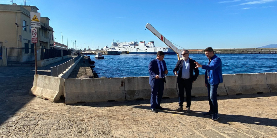 Porto Villa S. Giovanni, sopralluogo del presidente Mega nel cantiere ...