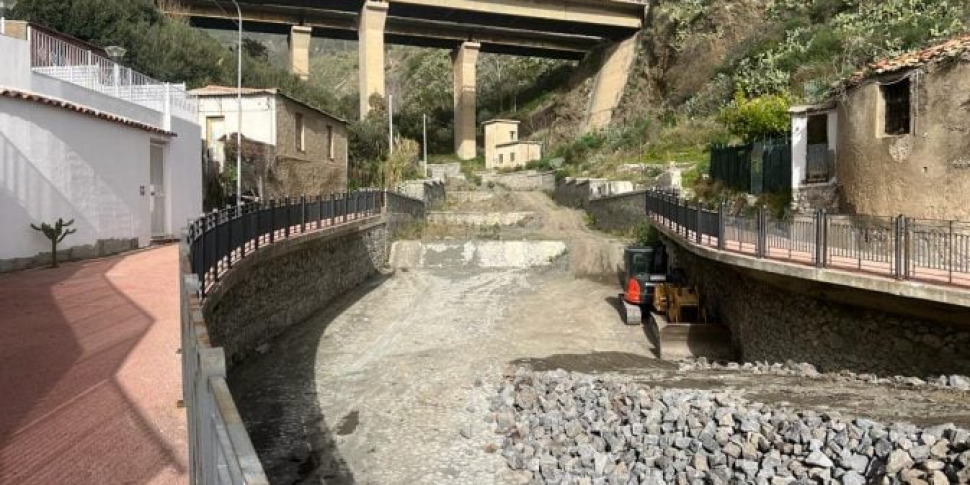 Il 17enne trovato morto nel Messinese. Il parroco di Scaletta ai ...