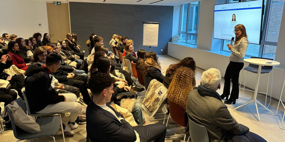 Cosenza, "La scuola entra al Parlamento” grazie all’eurodeputata Laura ...