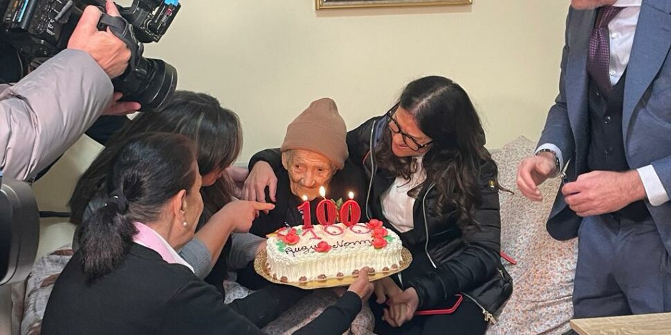 Messina, la signora “Micia” compie 100 anni in una vera casa dopo un ...