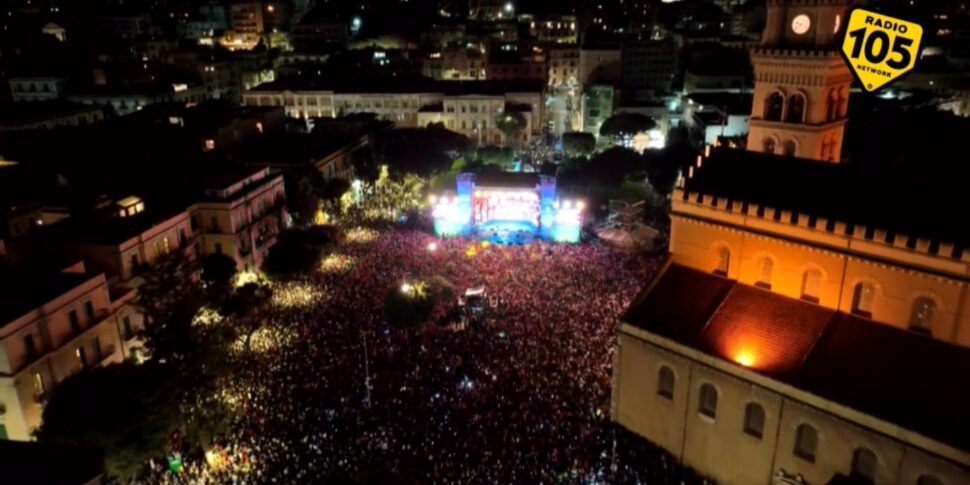 Messina in delirio per il Tezenis Summer Festival: oltre ventimila in ...
