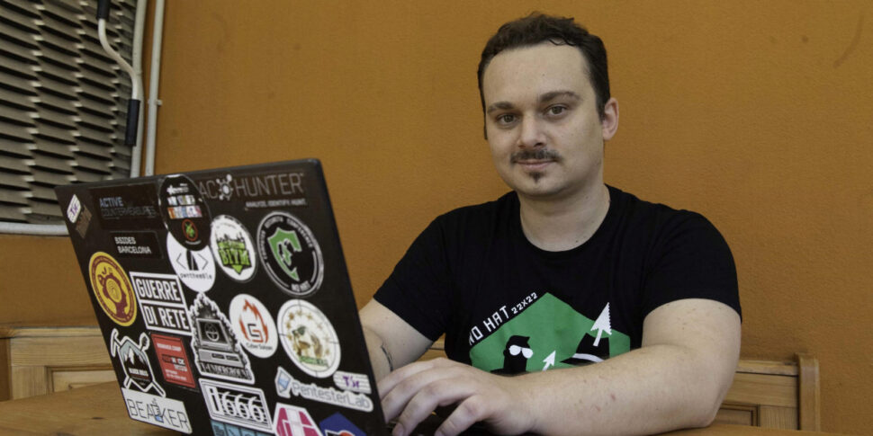 La vita di Mattia Coffetti, ecco perché si è fatto impiantare 5 ...