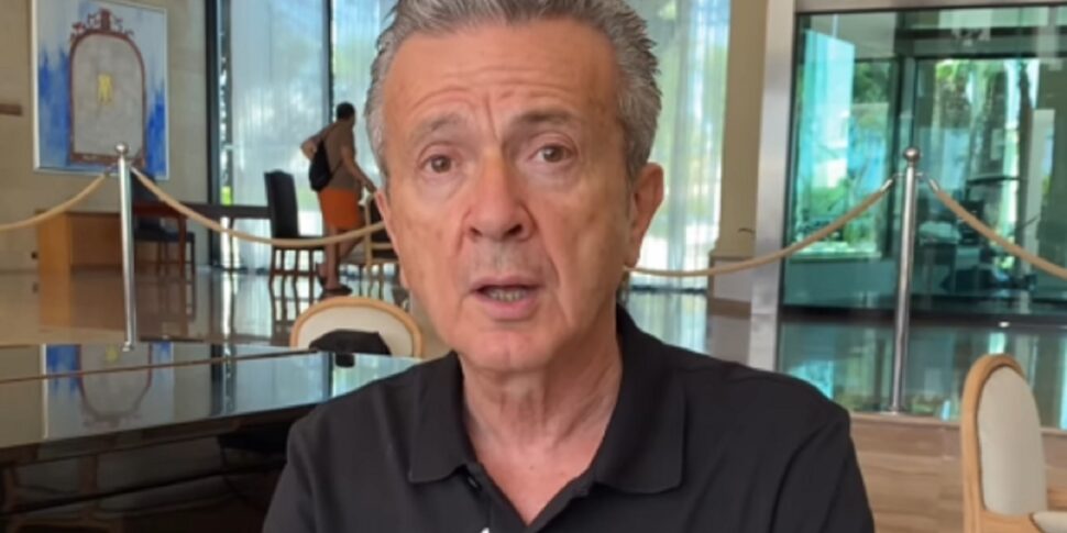 Pupo racconta il suo viaggio da incubo in Sicilia: bloccati in aereo ...