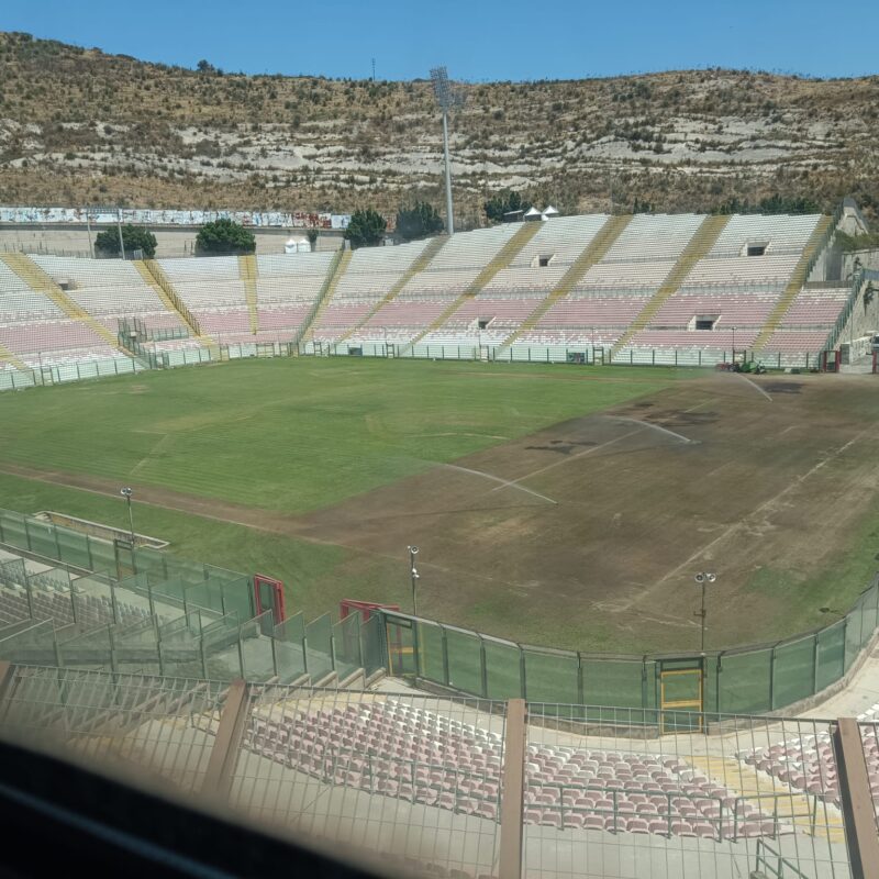 Messina, manto erboso da rifare al "Franco Scoglio". Finocchiaro ...