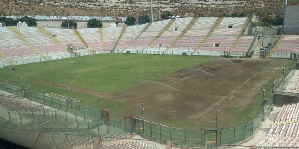 Messina, manto erboso da rifare al "Franco Scoglio". Finocchiaro ...