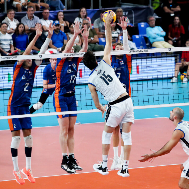 Europei, l'Italvolley vola in semifinale con un super Daniele Lavia al ...