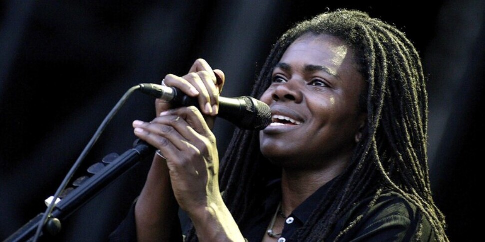 Tracy Chapman fa la storia con "Fast Car", dopo 35 anni premiata ai ...