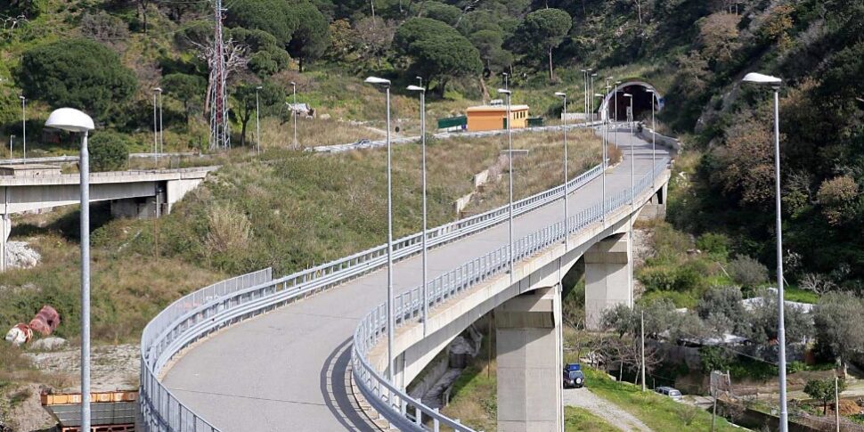 Messina, svincolo di Giostra: in stand-by le rampe di collegamento con ... Messina, svincolo di Giostra: in stand-by le rampe di collegamento con ...