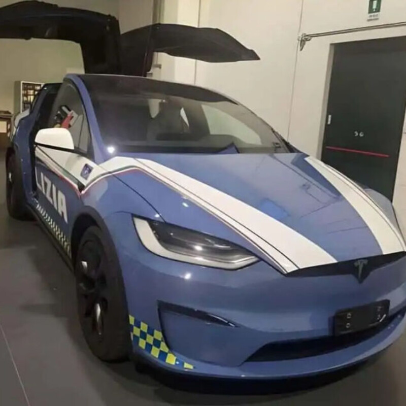 Arriva la prima Tesla elettrica per la Polizia Stradale: velocità ...