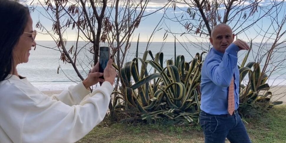 Tutti pazzi per "Il Mac64", l'avvocato culturista di Roccella Jonica ...