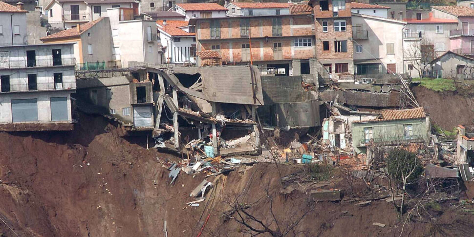 Frane e alluvioni, il Cosentino in ostaggio - Gazzetta del Sud