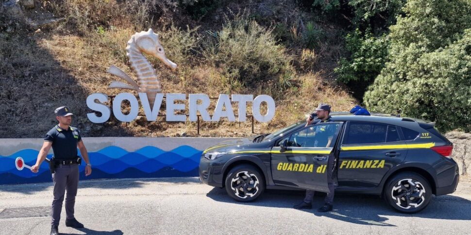 Oltre 1500 prodotti non sicuri sequestrati nel Catanzarese, molti ... Oltre 1500 prodotti non sicuri sequestrati nel Catanzarese, molti ...
