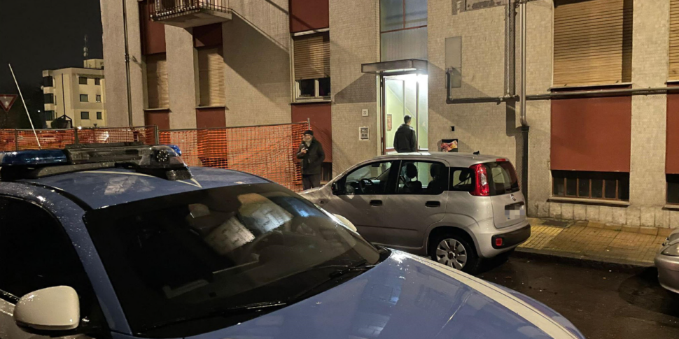 Tiziano Colombi ucciso con 30 coltellate a Vercelli, la compagna ...