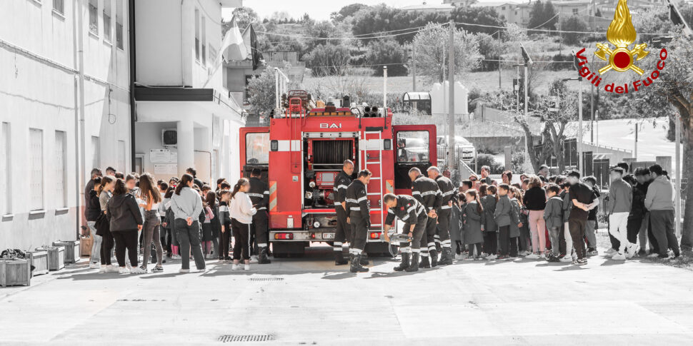 Sicurezza in casa e a scuola: incontro dei Vigili del fuoco con gli alunni di Ricadi, Spilinga e ...