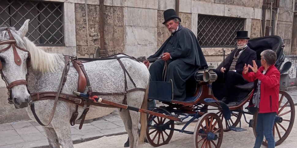 Le carrozze messinesi ancora regine del set nel film "L’abbaglio" di ...