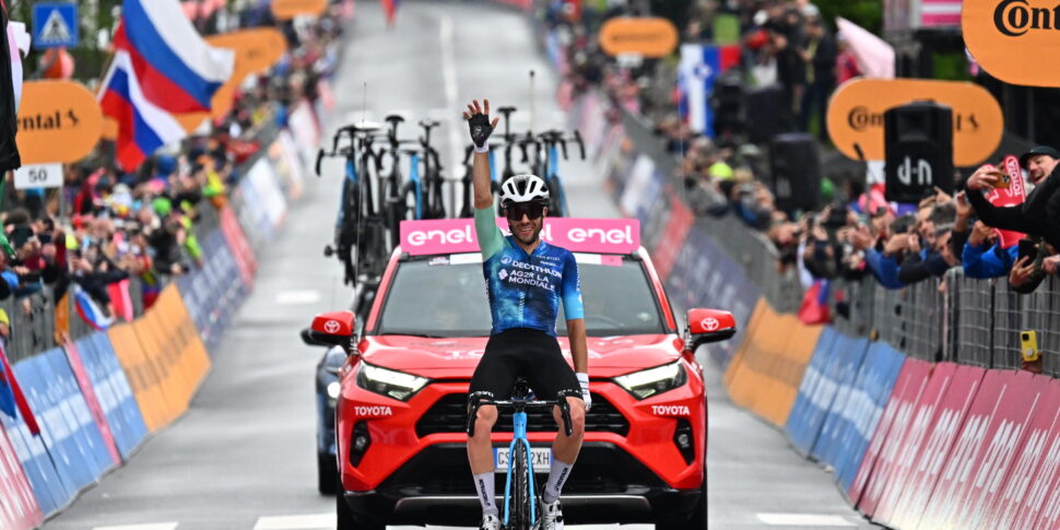 Giro d'Italia, straordinaria impresa di Andrea Vendrame: fuga in ...