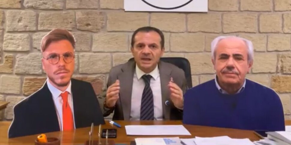 Da Roma a Messina: la "strategia" di Cateno De Luca per arginare l ...