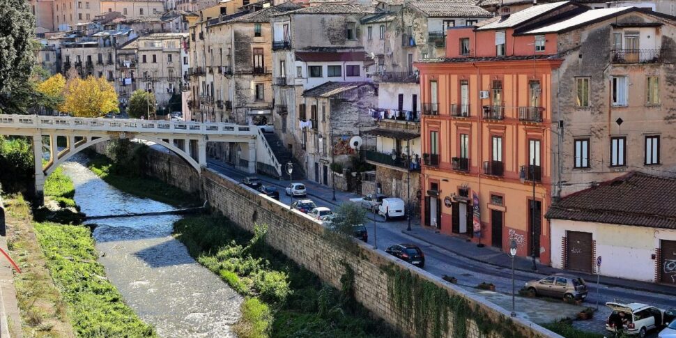 La Calabria piace agli stranieri che cercano casa, Cosenza domina tra ...