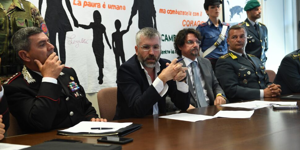 Locri, il sistema estorsivo del clan Cordì. Cinque condanne e quattro ...