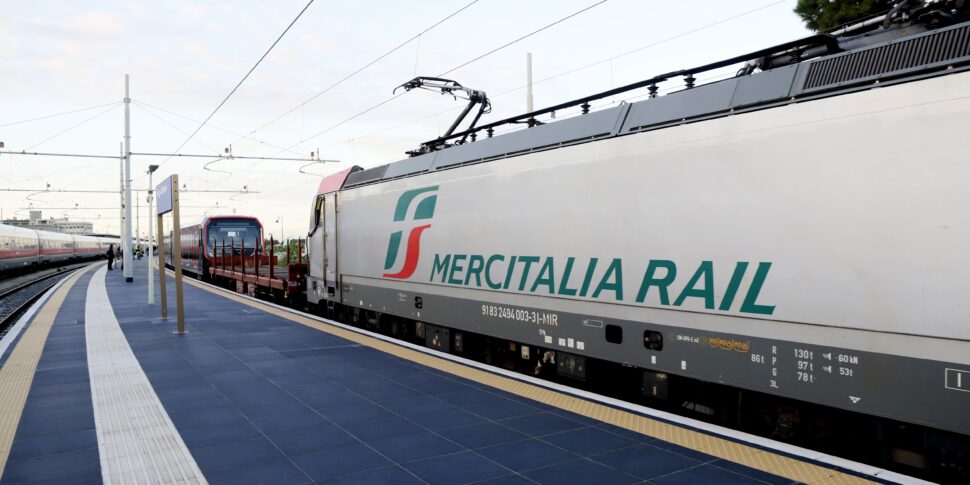 Da Reggio Calabria iniziato il trasferimento dei nuovi convogli della ...