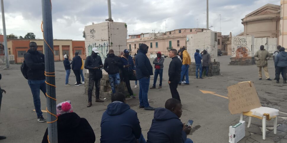 Protesta pacifica degli ambulanti a Reggio Calabria: chiedono l ...