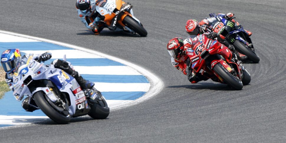 MotoGP: Marc Marquez show in Thailandia. Lo spagnolo vince la gara Sprint e conquista anche la ...