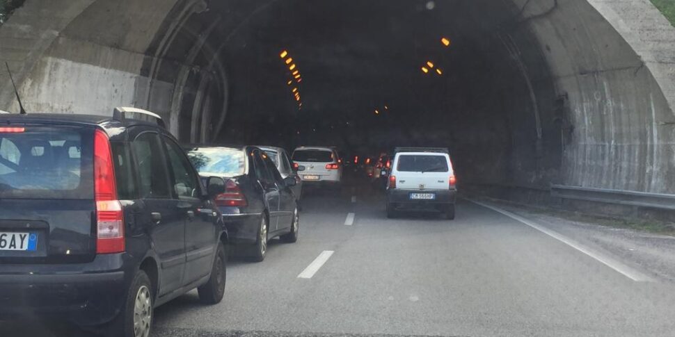 Incidenti in tangenziale a Messina: code tra gli svincoli di San ... Incidenti in tangenziale a Messina: code tra gli svincoli di San ...