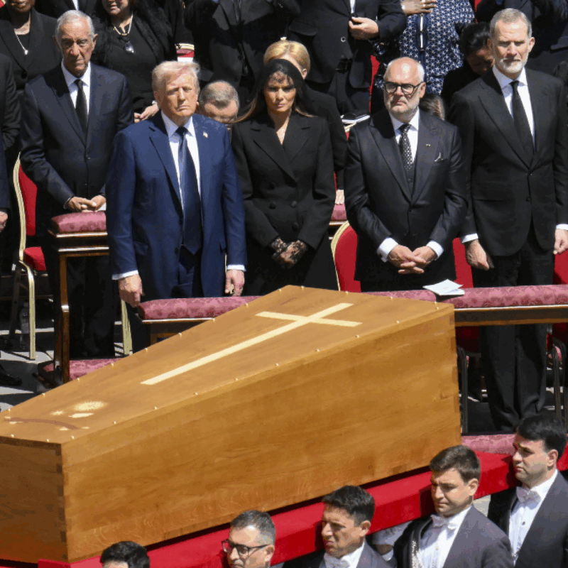 Il rosso e il nero, a San Pietro geografia del potere: outfit austeri ...