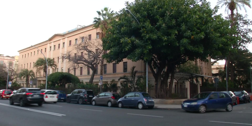 Ersu, alloggi e borse di studio, la casa dello studente di Messina ...