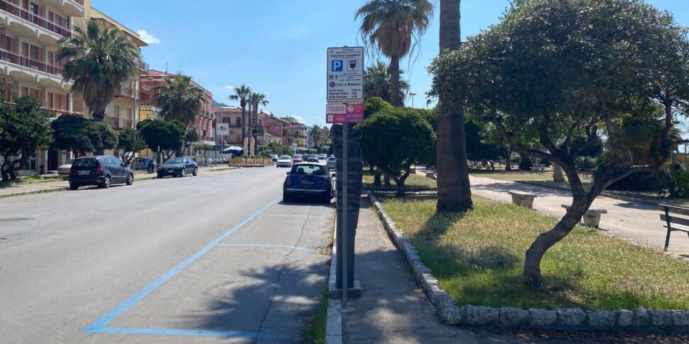 Strisce blu a Sant'Agata Militello, tregua tra impresa e Comune ...