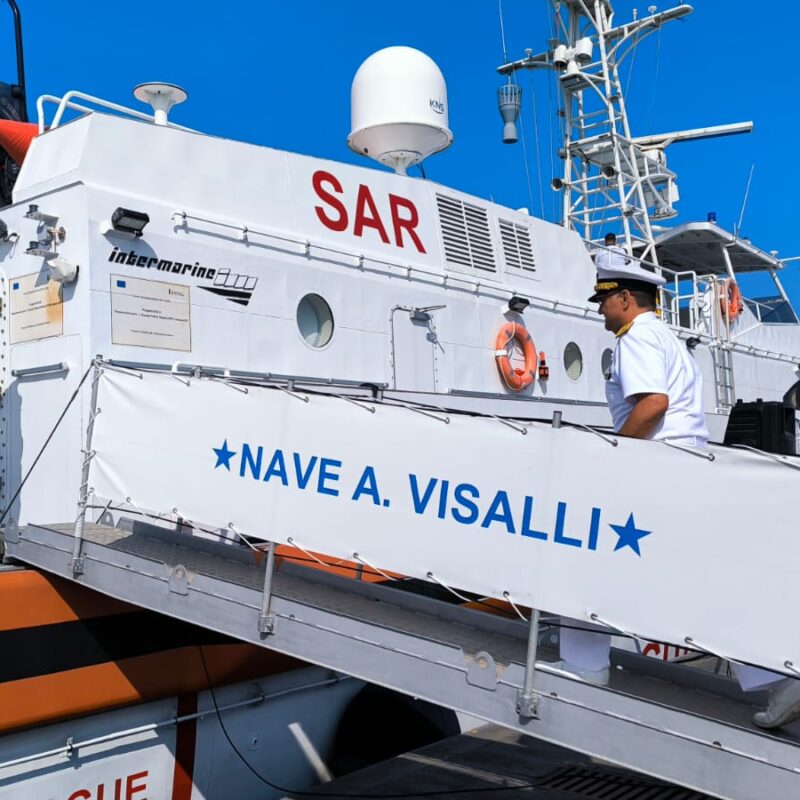 Fa scalo a Milazzo la nave CP 422 "Aurelio Visalli", la cerimonia ...