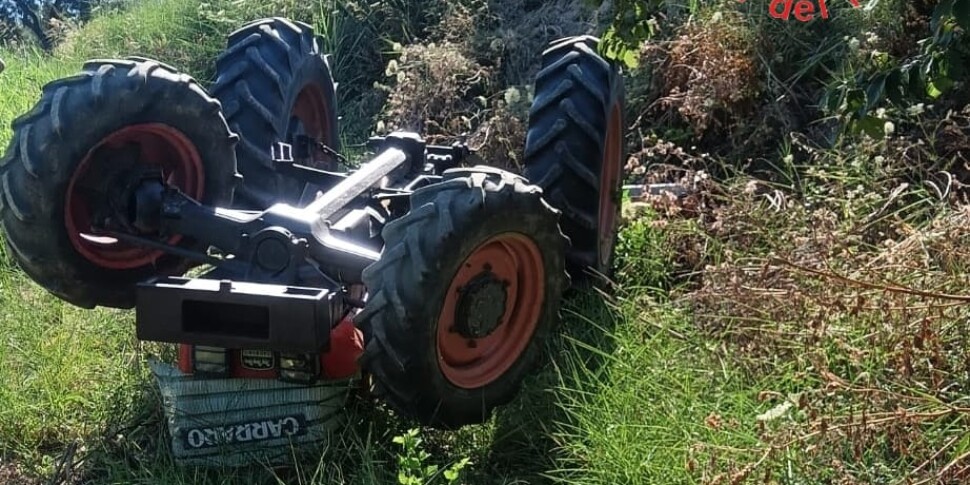Tragico incidente a Catanzaro: muore il conducente di un trattore ribaltato in via Curtatone ...