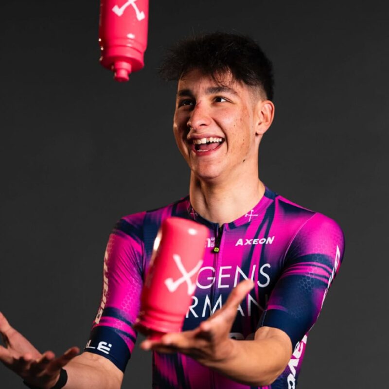 Il ciclista 19enne Samuele Privitera morto dopo una caduta al Giro ...