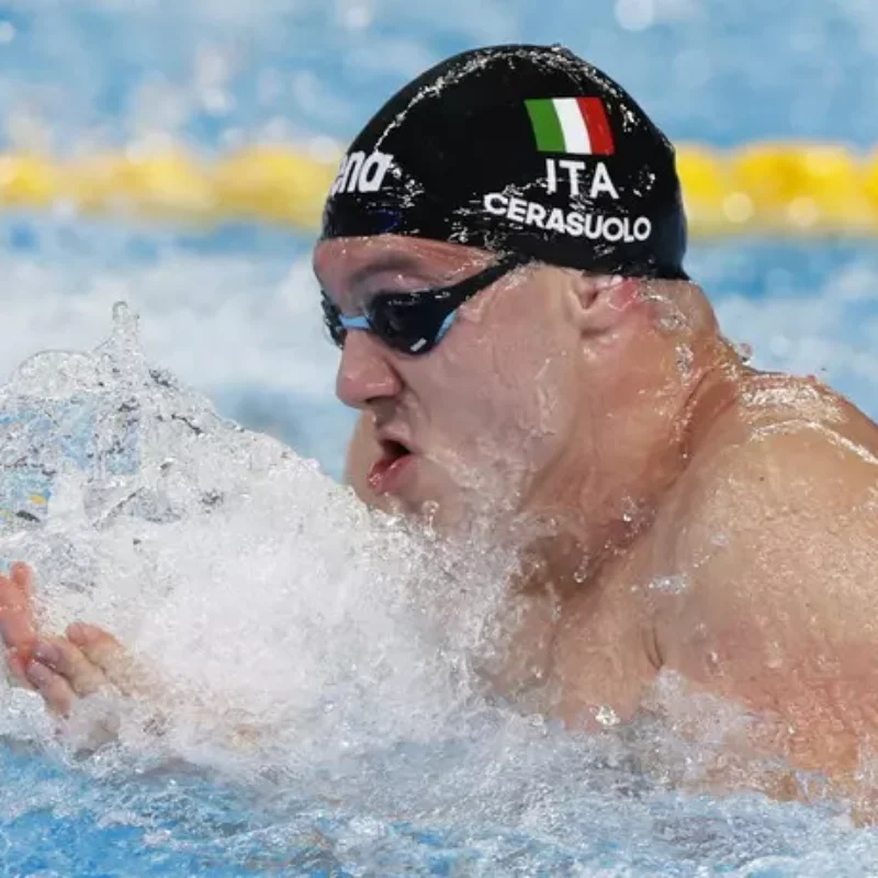 Simone Cerasuolo medaglia d’oro nei 50 rana ai mondiali di nuoto di ...
