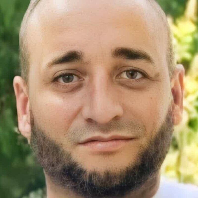 Difende il figlio 14enne in una lite, un pugno lo uccide: 39enne morto dopo 2 giorni di agonia ...