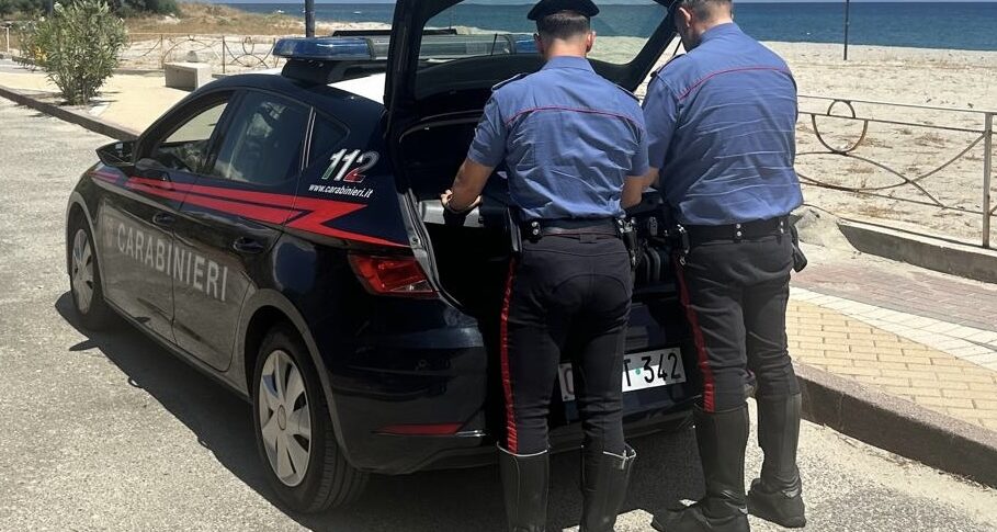 Un lido abusivo, lavoratori in nero e carenze igieniche: 6 denunce nella costa jonica di Reggio ...