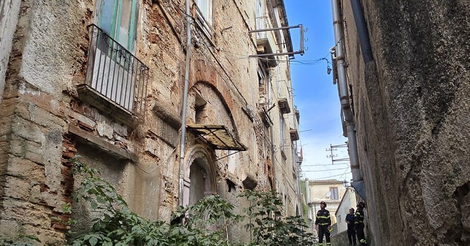 Cosenza, dopo il crollo nel centro storico le contromisure: al via ...